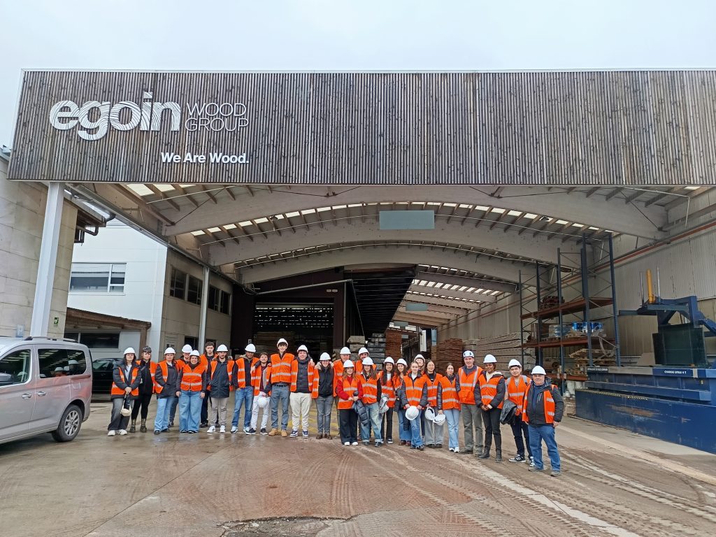 Visita del alumnado de Proyectos de Edificación a la empresa EGOIN ...